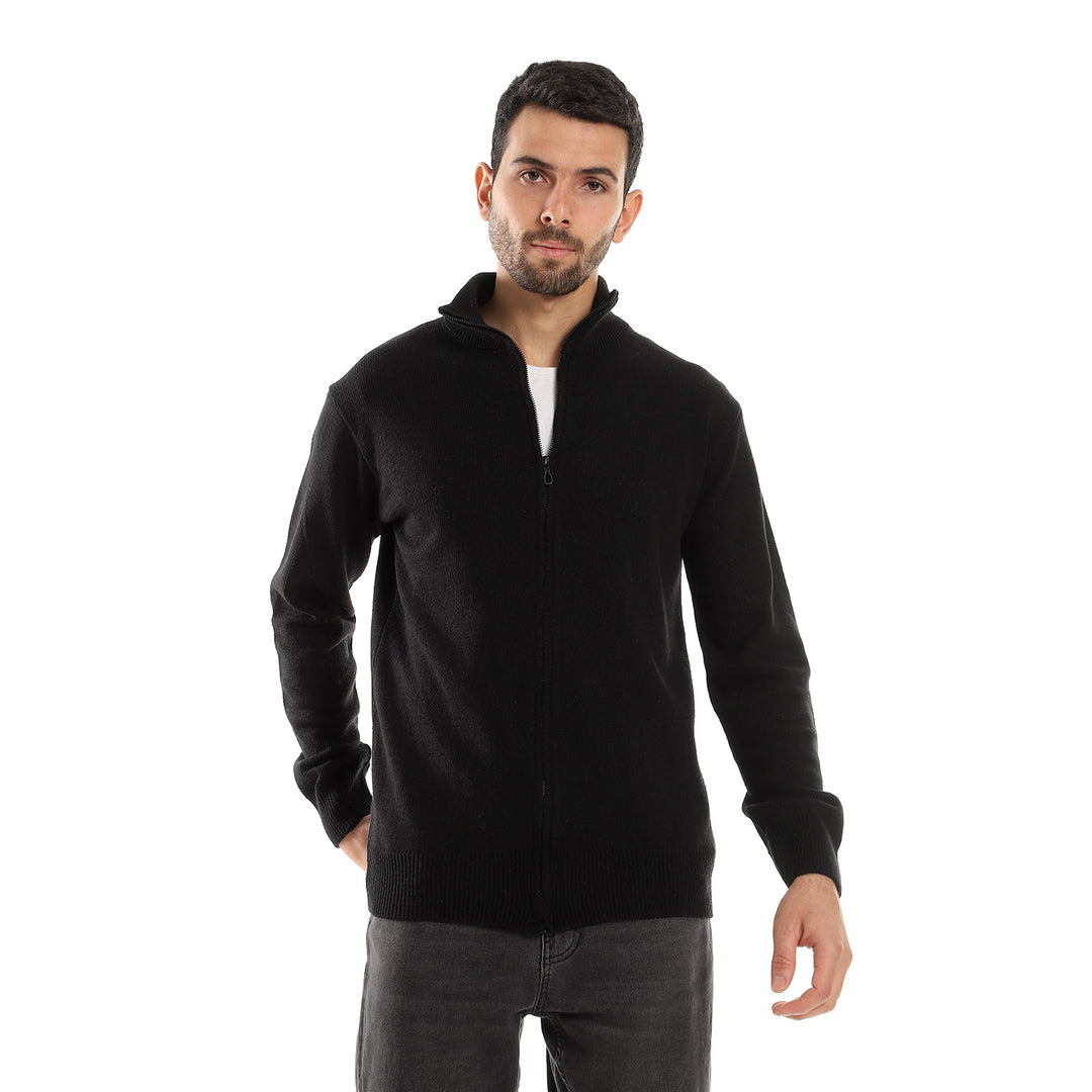 zipper_through_neck_black_sweater – Andora